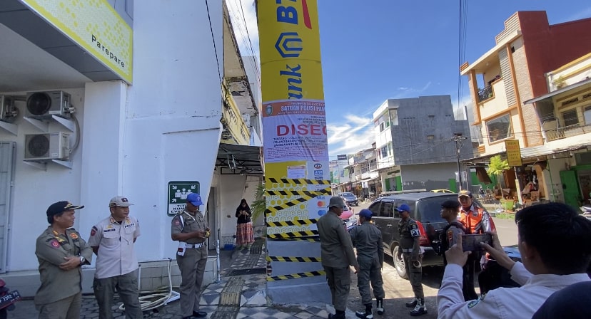 Langgar Perda,Pylon Sign Bank BTN Parepare Disegel - Portal Insiden