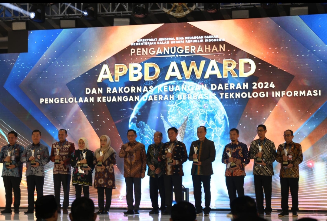 Sulbar Raih Penghargaan APBD Award 2024, Kedepan Perlu Optimalkan PAD - Portal Insiden