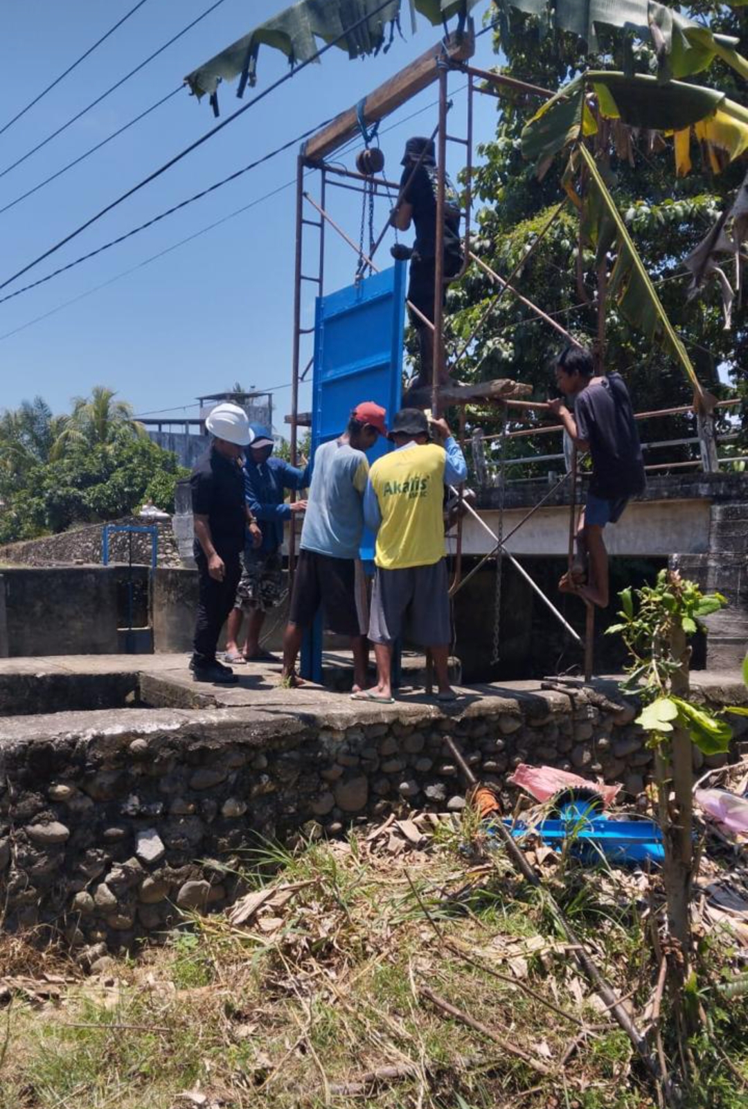 UPTD PSDA Perbaiki Pintu Penguras Bendung di Daerah Irigasi Tobadak ...